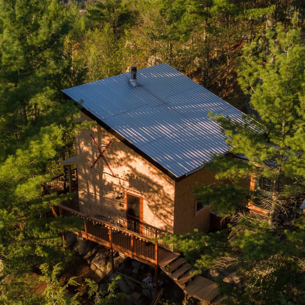 Man Spends 6 Years Living Off-Grid with Rainwater & Solar in a Self ...