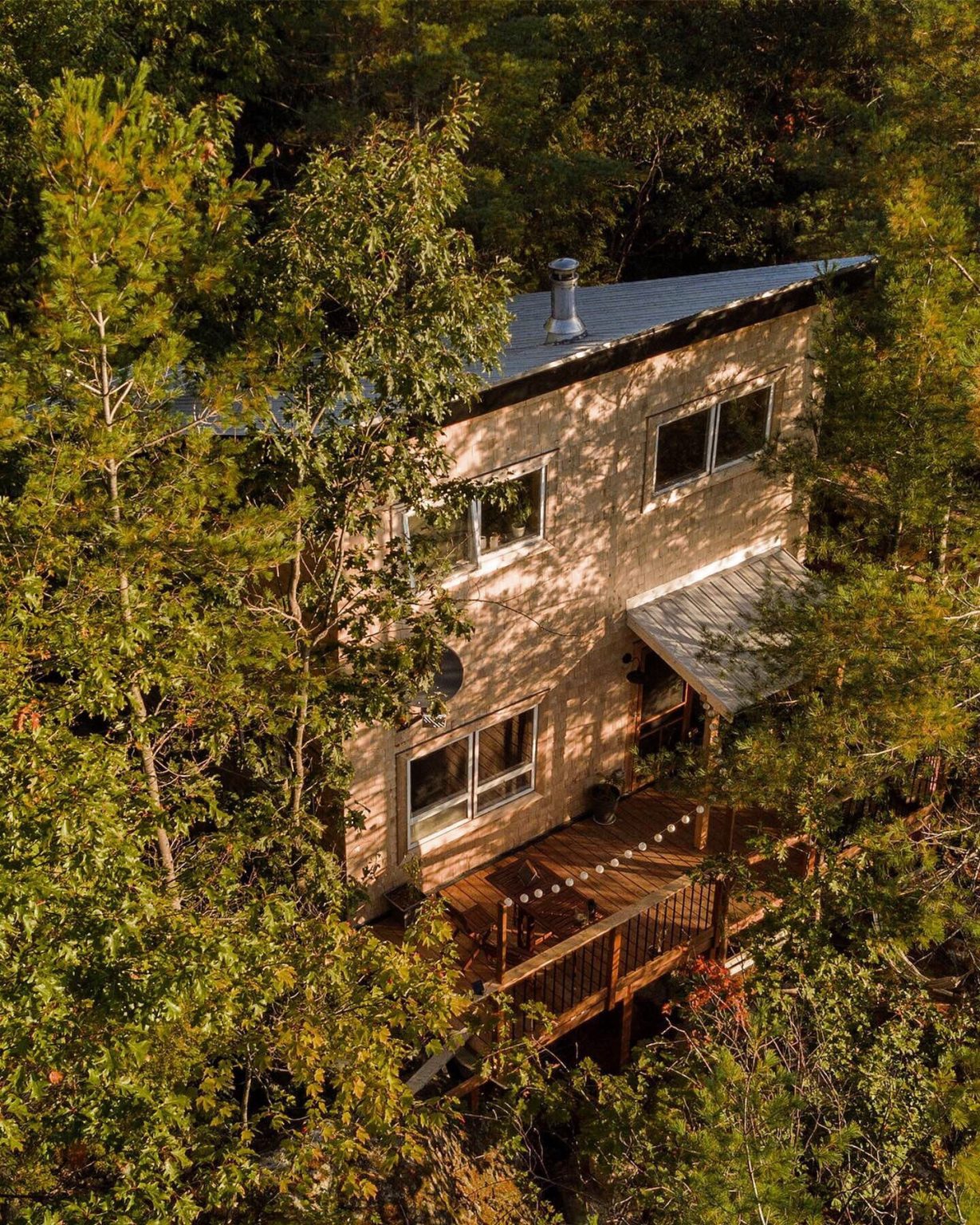 Man Spends 6 Years Living Off-Grid with Rainwater & Solar in a Self ...