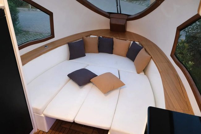 Amphibious Caravan From SealVans Merges Camping and Sea Transport ...