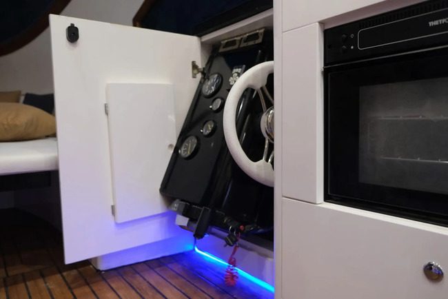 Amphibious Caravan From SealVans Merges Camping and Sea Transport ...