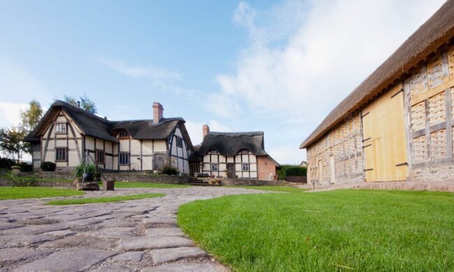 A Couple Bought a Crumbling 700-Year-Old Medieval Farmstead and Turned ...